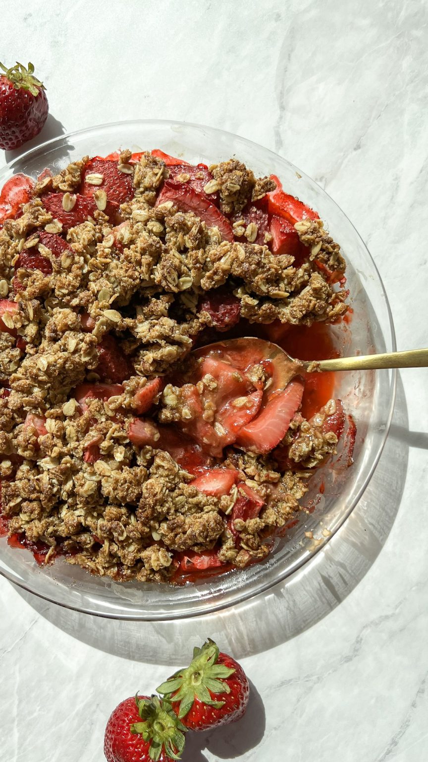 Strawberry Blueberry Crisp with Vanilla Oat Crumble (gluten free!)